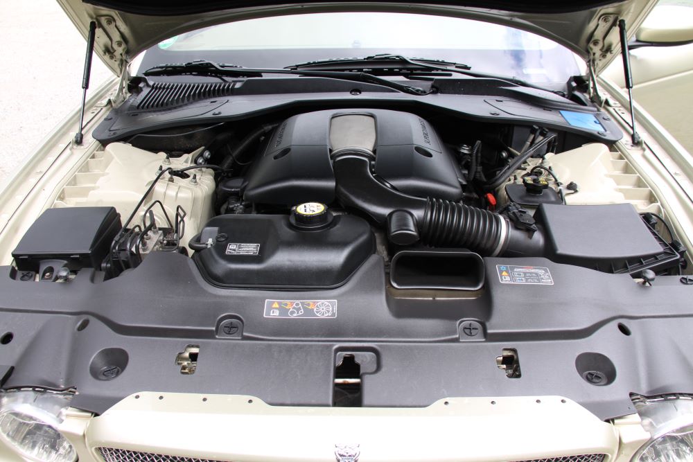 Top gepflegter Jaguar XJR X350 im Neuwertigen Zustand emerald green ...