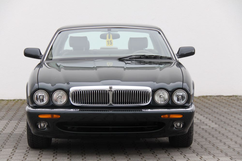 Top gepflegter Jaguar Sovereign 4.0 V8 grün beige | Automobile Gath